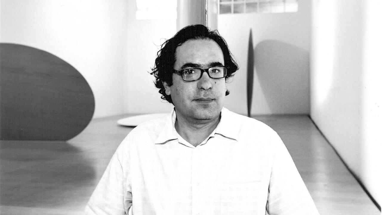 “Materiais têm potência e personalidade”, diz Artur Lescher em Paris ...