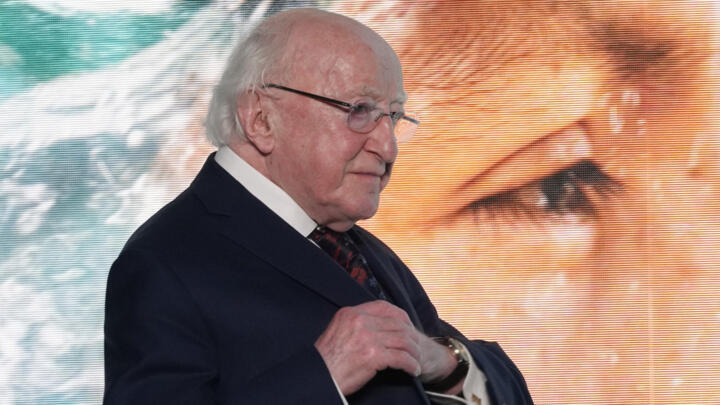 Irlande: le président Michael D. Higgins se lance dans la musique