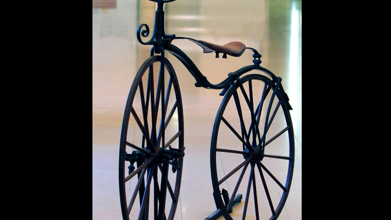 Les vélocipèdes de Michaux et d’Ader, ancêtres des bicyclettes modernes ...