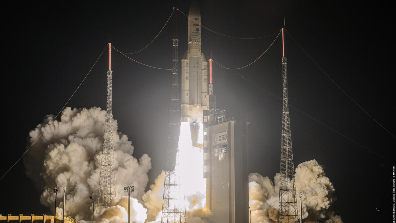 France launches state-of-art military communications satellite