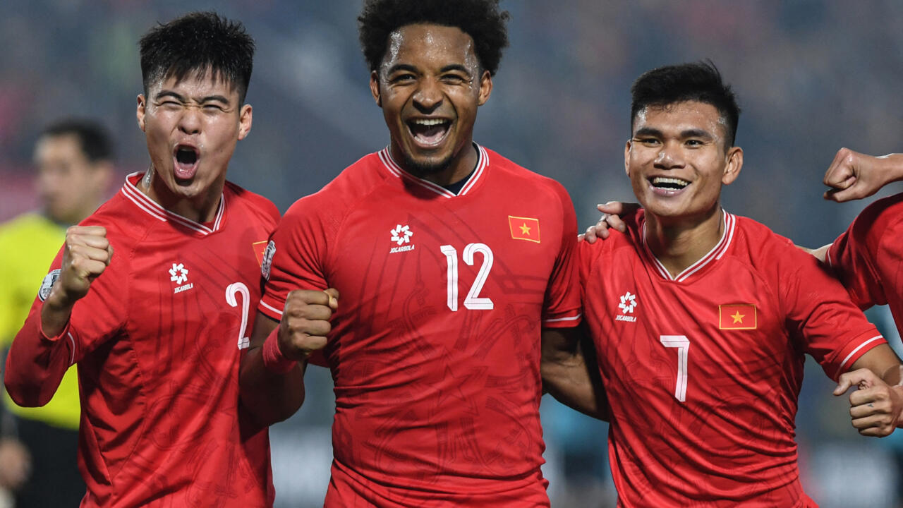 Bóng đá Việt Nam : Tìm cầu thủ nhập tịch vào đội tuyển quốc gia, chuyện không đơn giản - Tạp chí ...