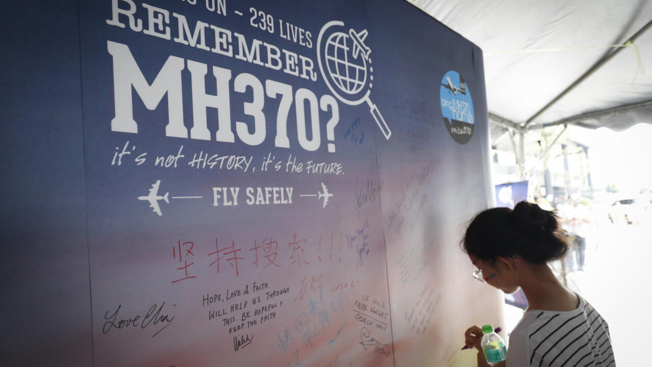 В Индийском океане возобновят поиски MH370 Malaysia Airlines