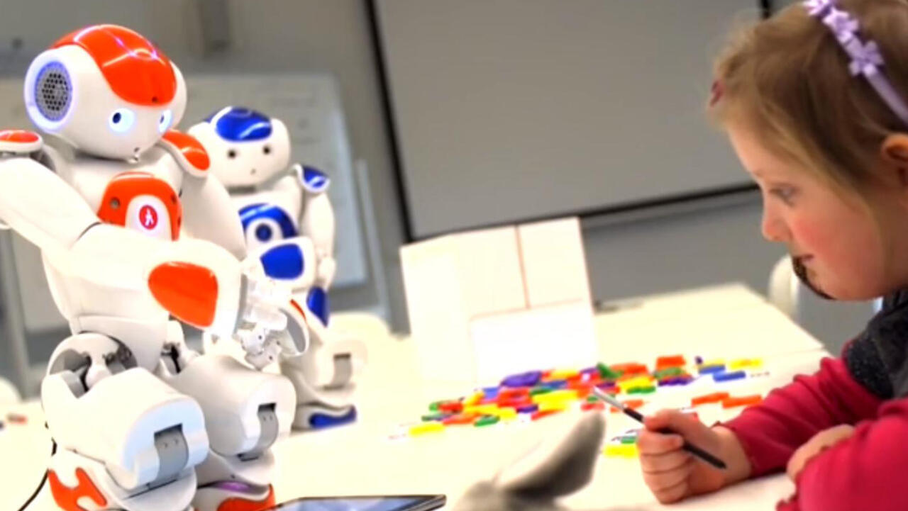 CoWriter, l’école des robots où les «instits» sont les enfants - Un ...