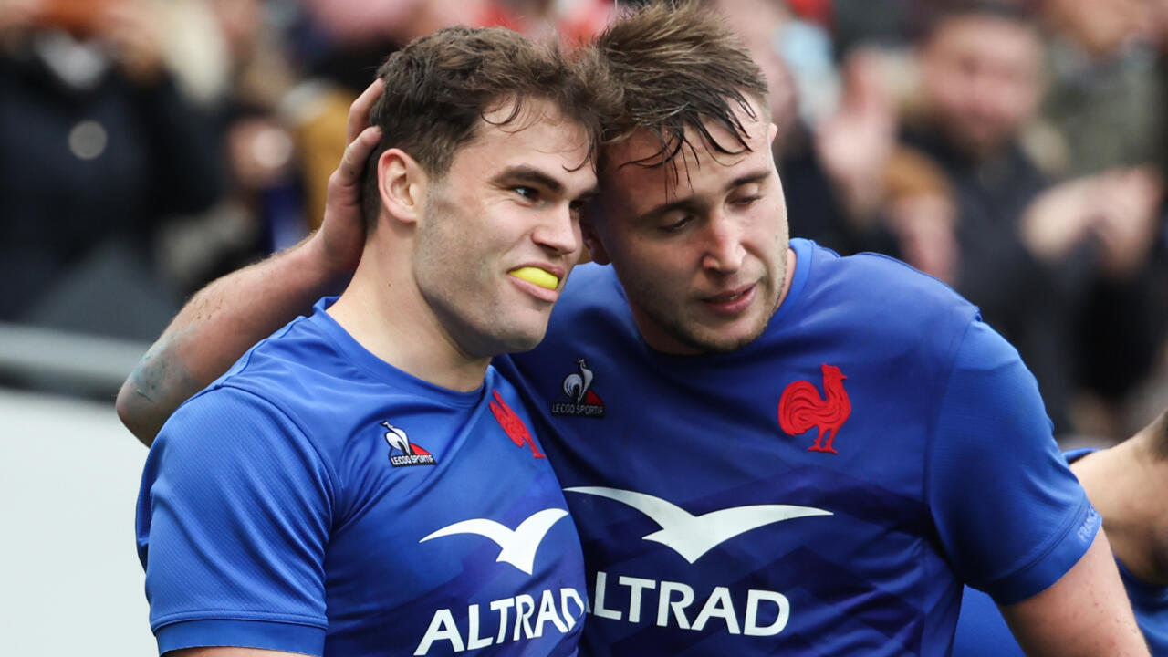 Penaud double takes France past Japan