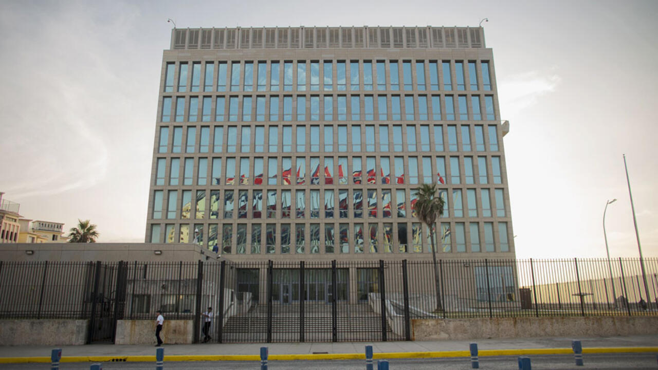 Ambassades, ambassadeurs : histoires de la diplomatie dans la marche du ...