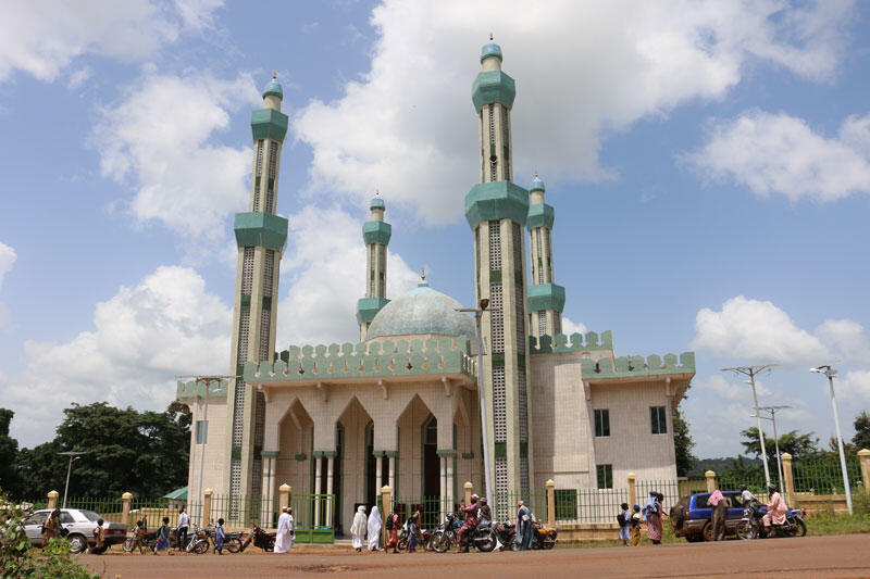 [Reportage] Religion en Guinée: la mythique mosquée de Timbo (5/5 ...