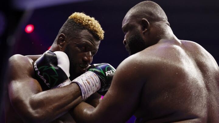 Boxe: le Congolais Martin Bakole accroché par le Nigérian Efe Ajagba à Riyad