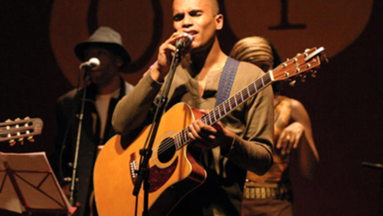 1. Mike Ibrahim - La bande passante