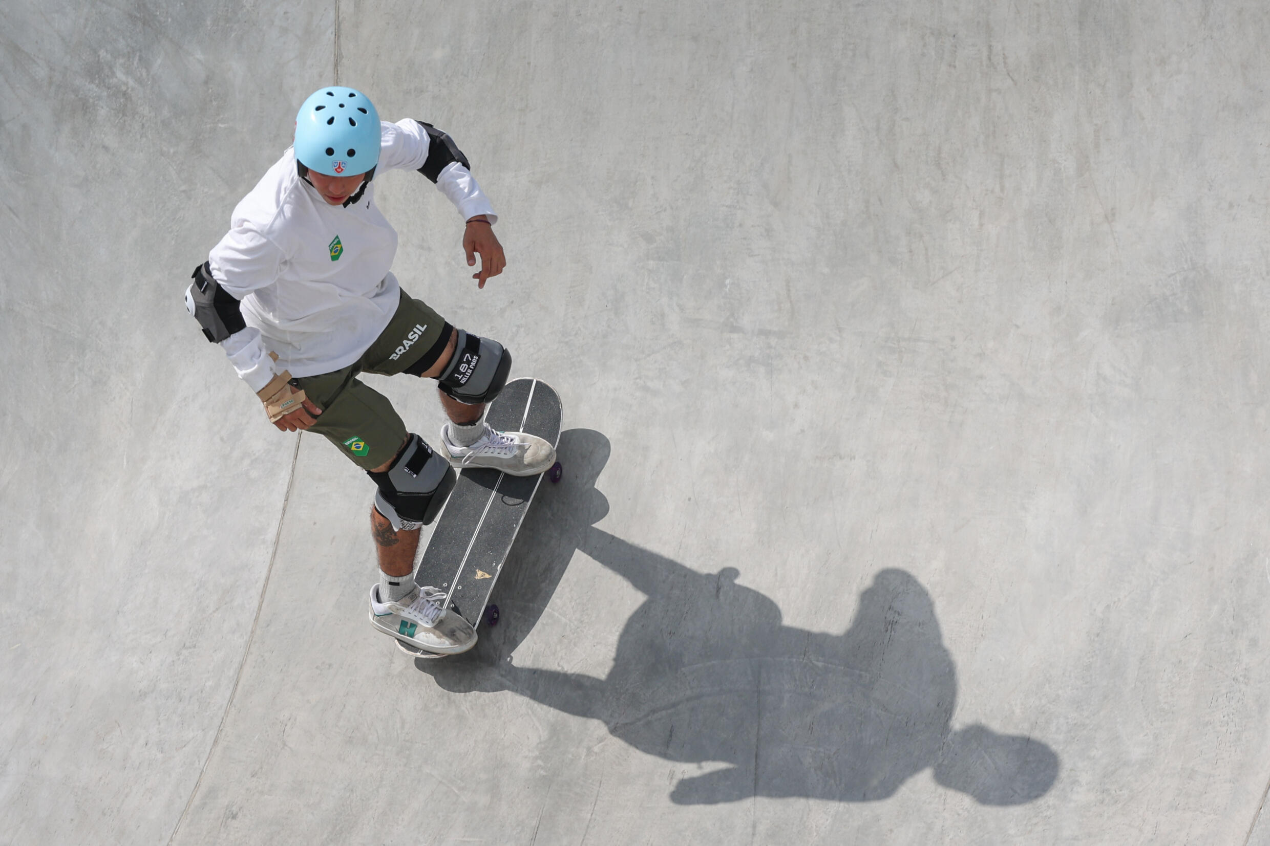 Augusto Akio, el skater malabarista de Santiago-2023
