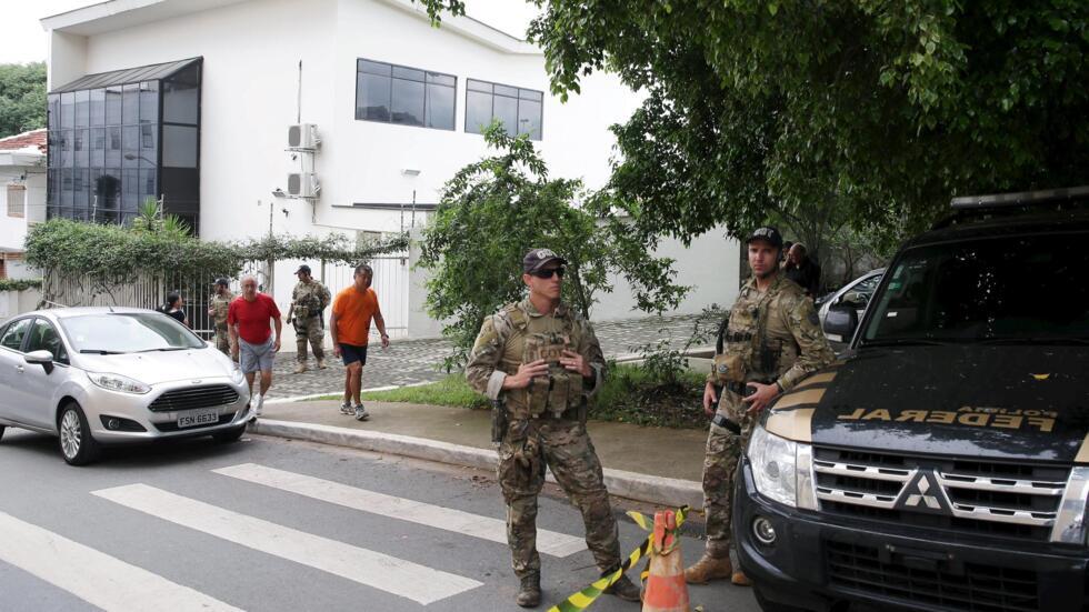 A la Une: l’ancien président brésilien Lula placé en garde vue