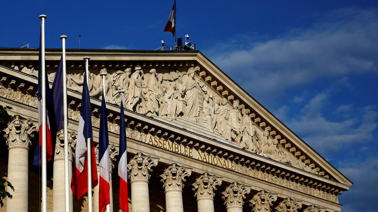 Le nouveau plan du gouvernement français pour économiser 5 milliards d ...