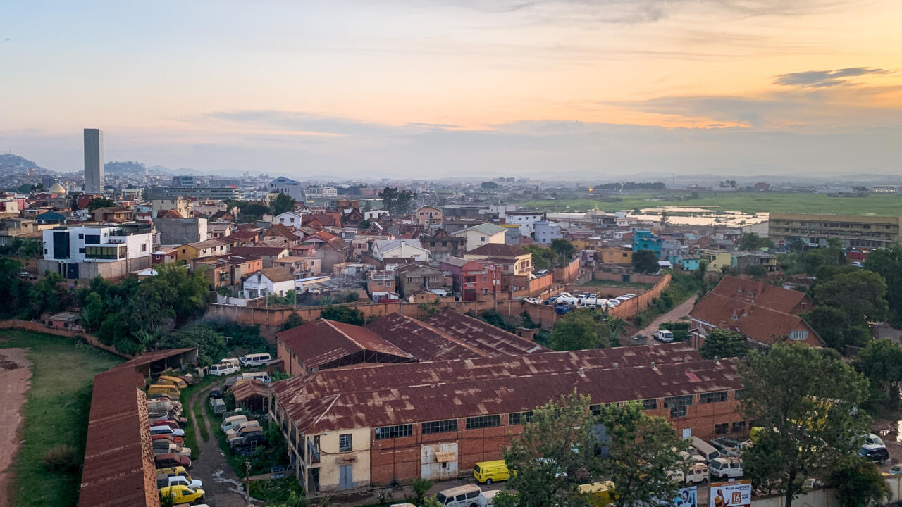Madagascar: un colonel en fuite accuse un homme d'affaires proche du ...