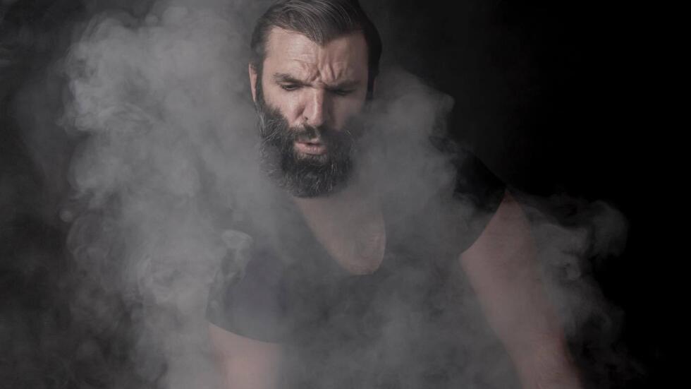 Actorul român Ioachim Ciobanu, parte din distribuția serialului „Eric ...