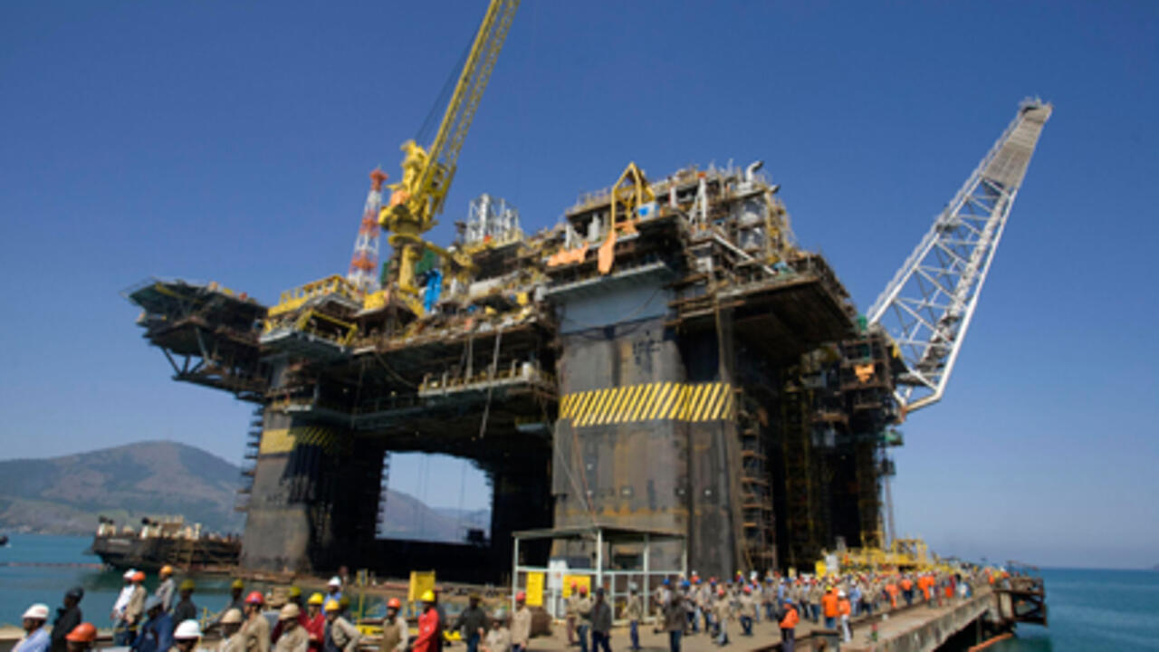Capitalização da Petrobrás é destaque da imprensa francesa
