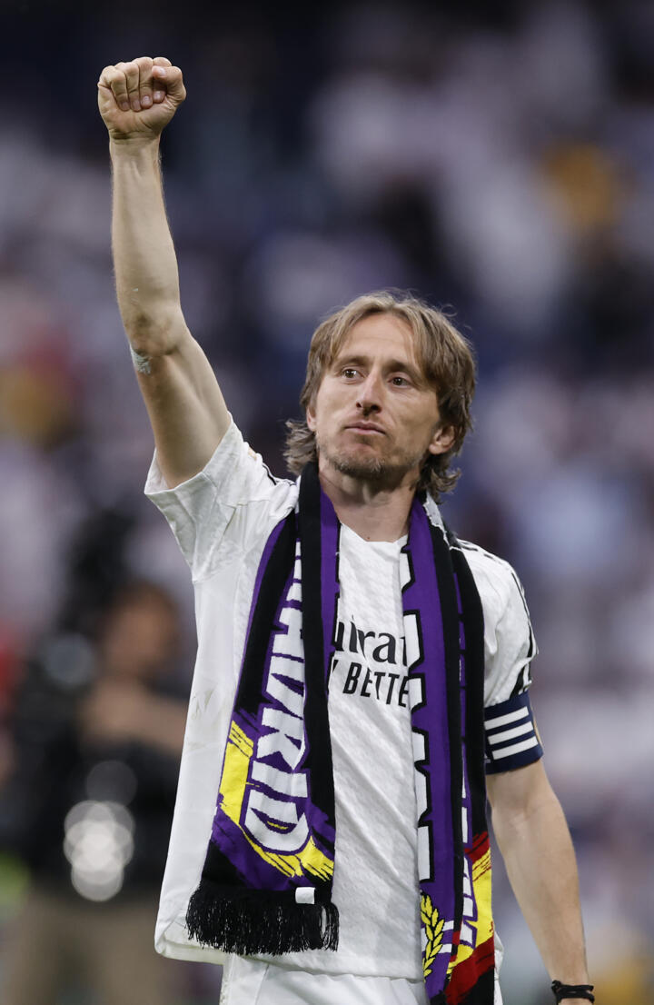Emotivo homenaje del Real Madrid a Ancelotti y Modric, dos de sus leyendas