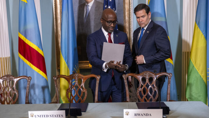 Rwanda in 'initial' talks to receive migrants deported from the US