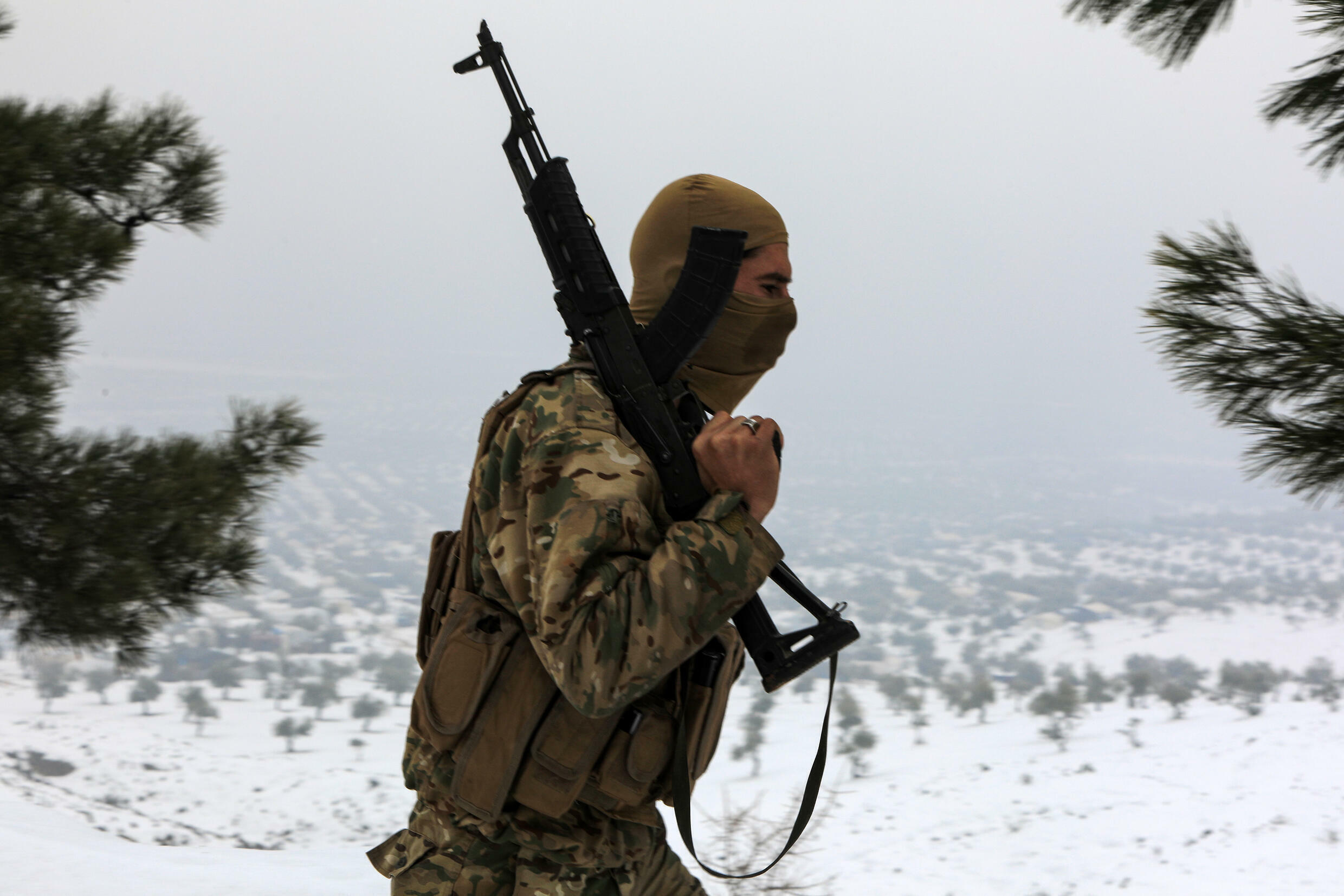Rare Mideast snow brings Jerusalem joy, misery for Syria refugees