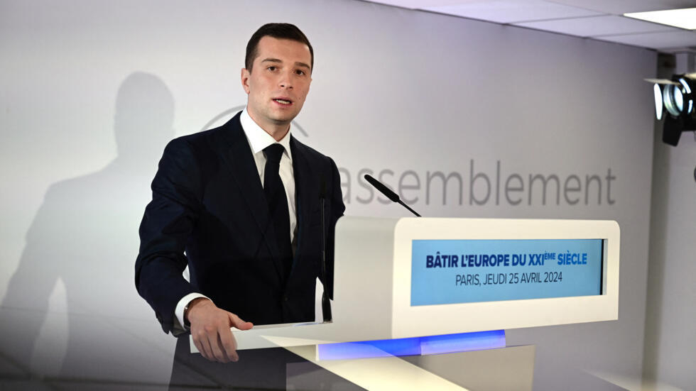 Élections européennes: Jordan Bardella déroule son programme et esquive ...