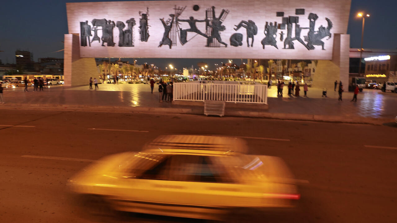 Flowery facelift for heart of revolt in Iraqi capital