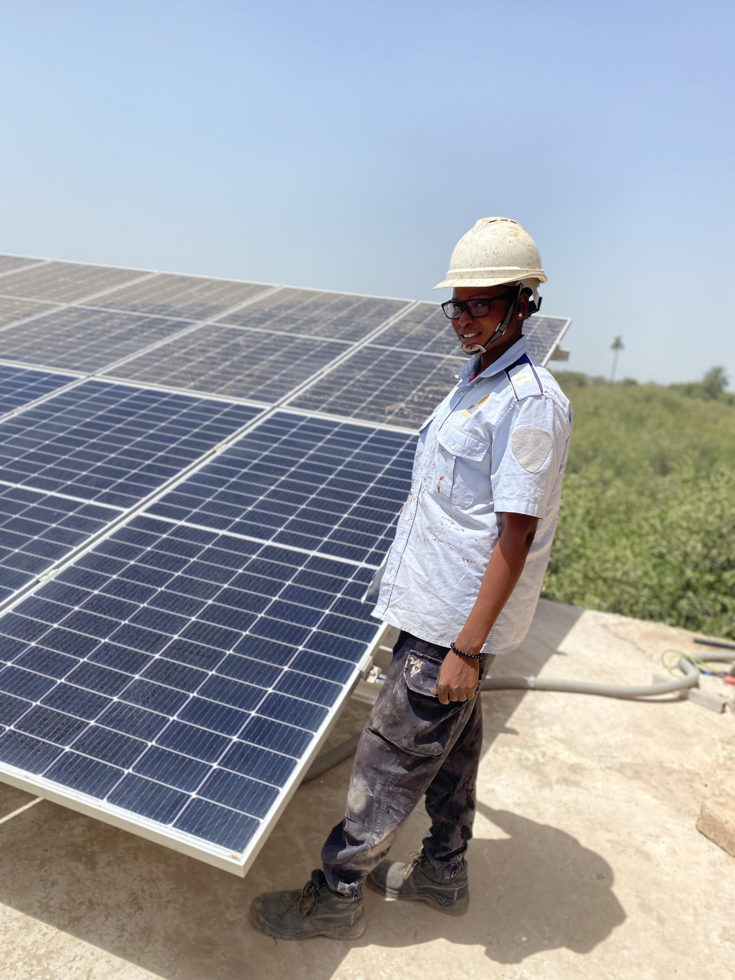 'Fandema' self help venture gives Gambian schoolgirl dropouts another ...