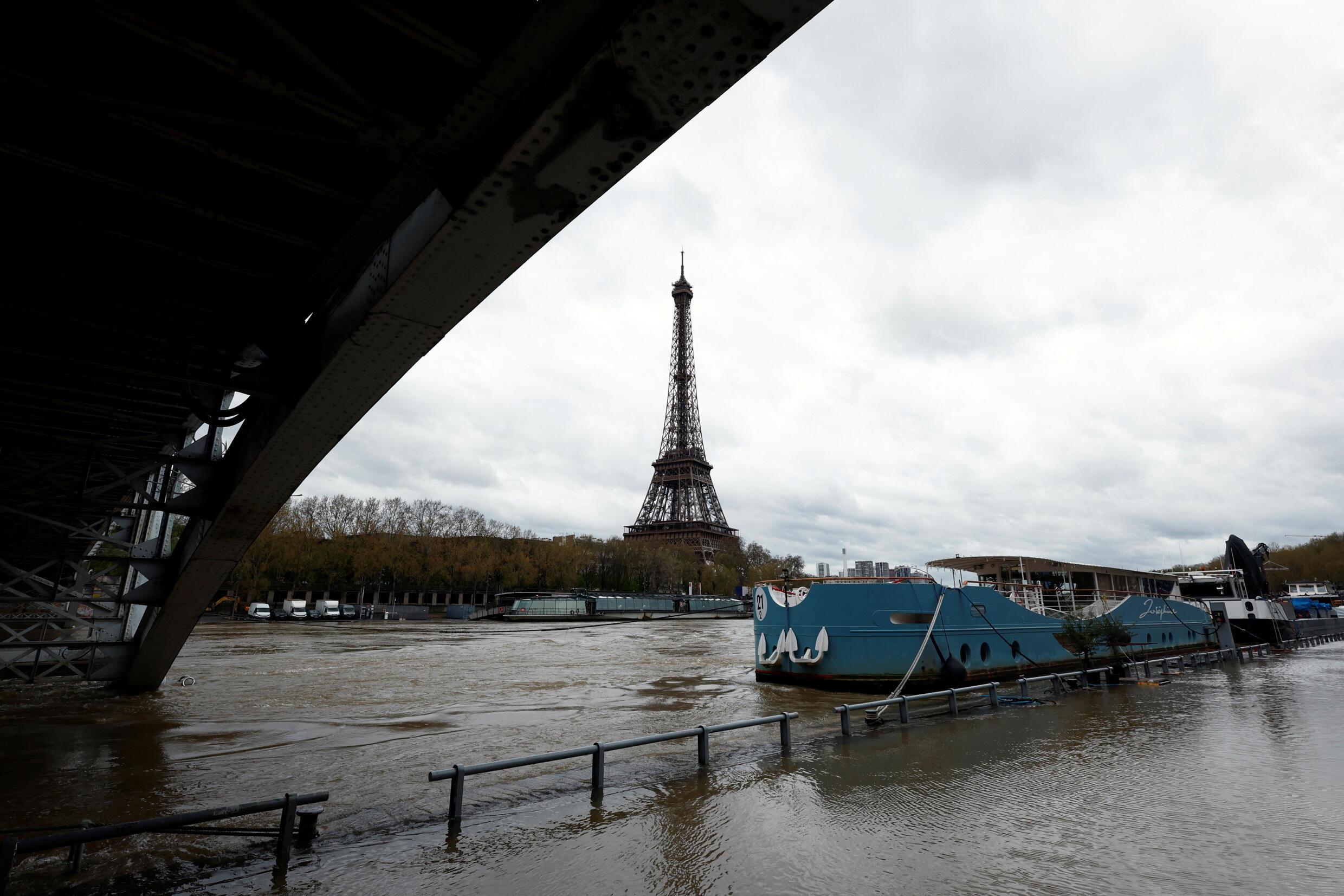 Seine pollution too risky for Olympic athletes, warns environmental group