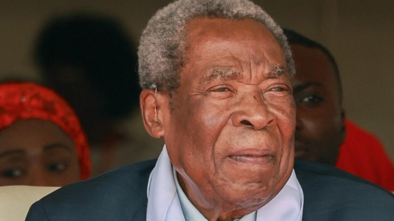 Cameroun: âgés de 90 et 84 ans, les présidents du Sénat et de l ...