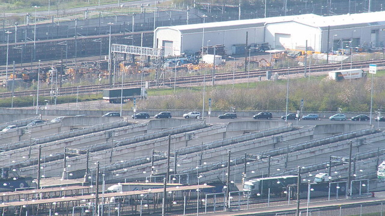 EU tells France and Britain to cut Channel Tunnel prices