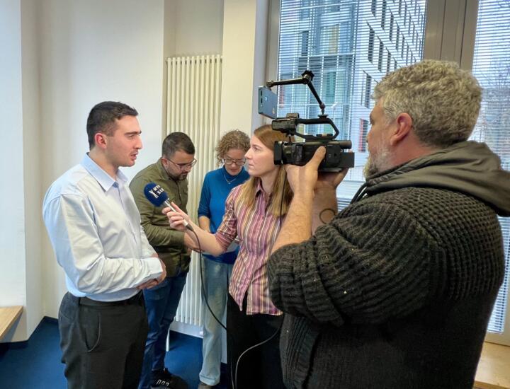 Anas Modamani, symbole des Syriens d’Allemagne: entre joie et inquiétude