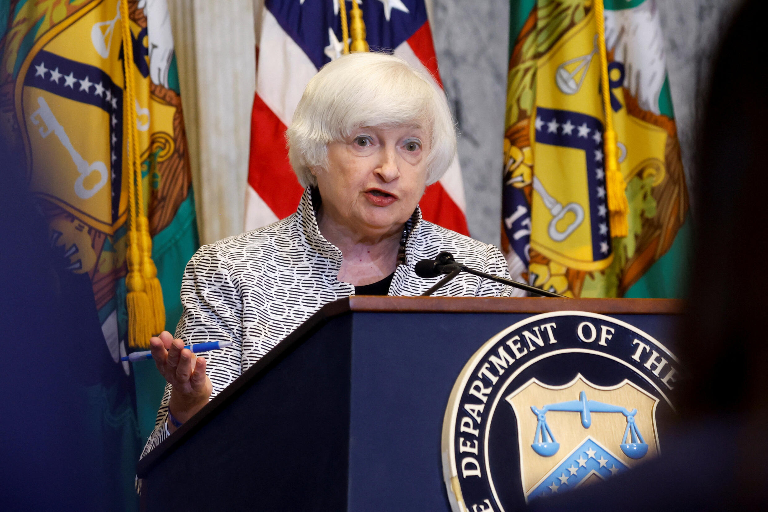 美国指中国是全球最大债权方