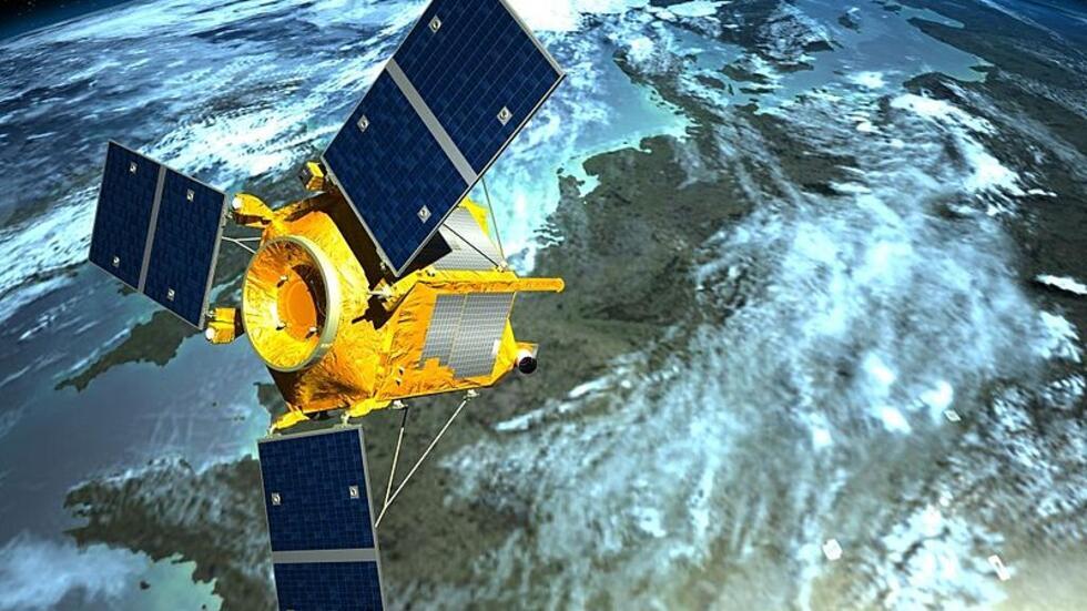 Thailand to buy Airbus satellite as junta chief visits France