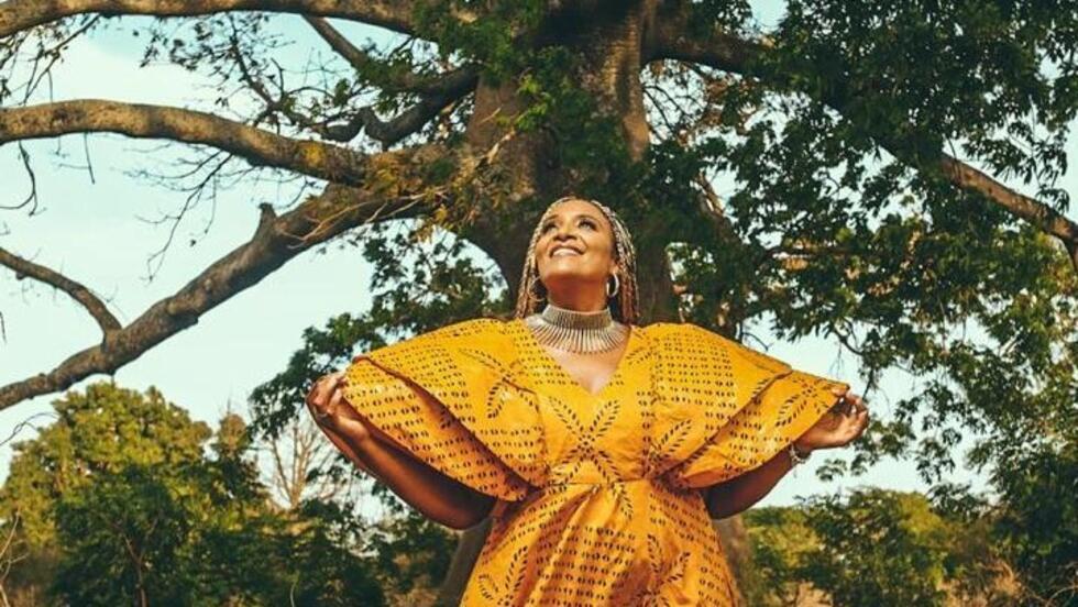Cantora guineense Eneida Marta lança música sobre Rainha dos Bijagós ...