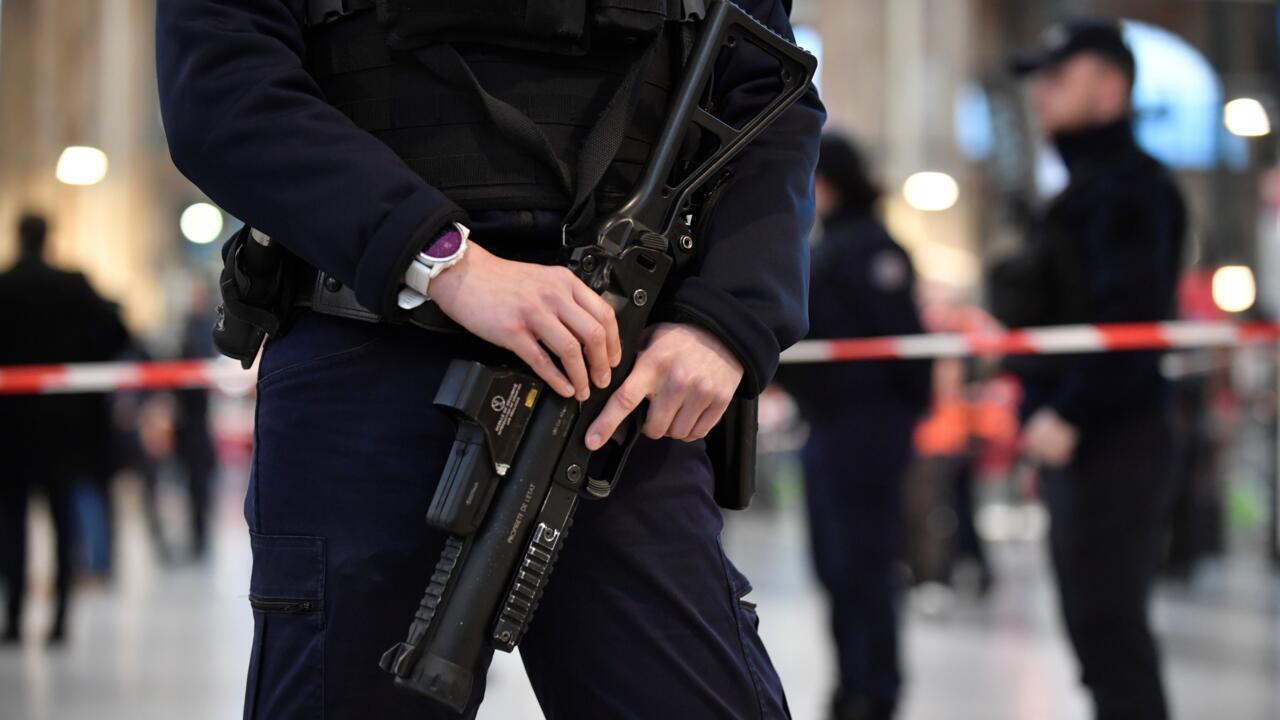 Six wounded in Paris train station stabbing attack