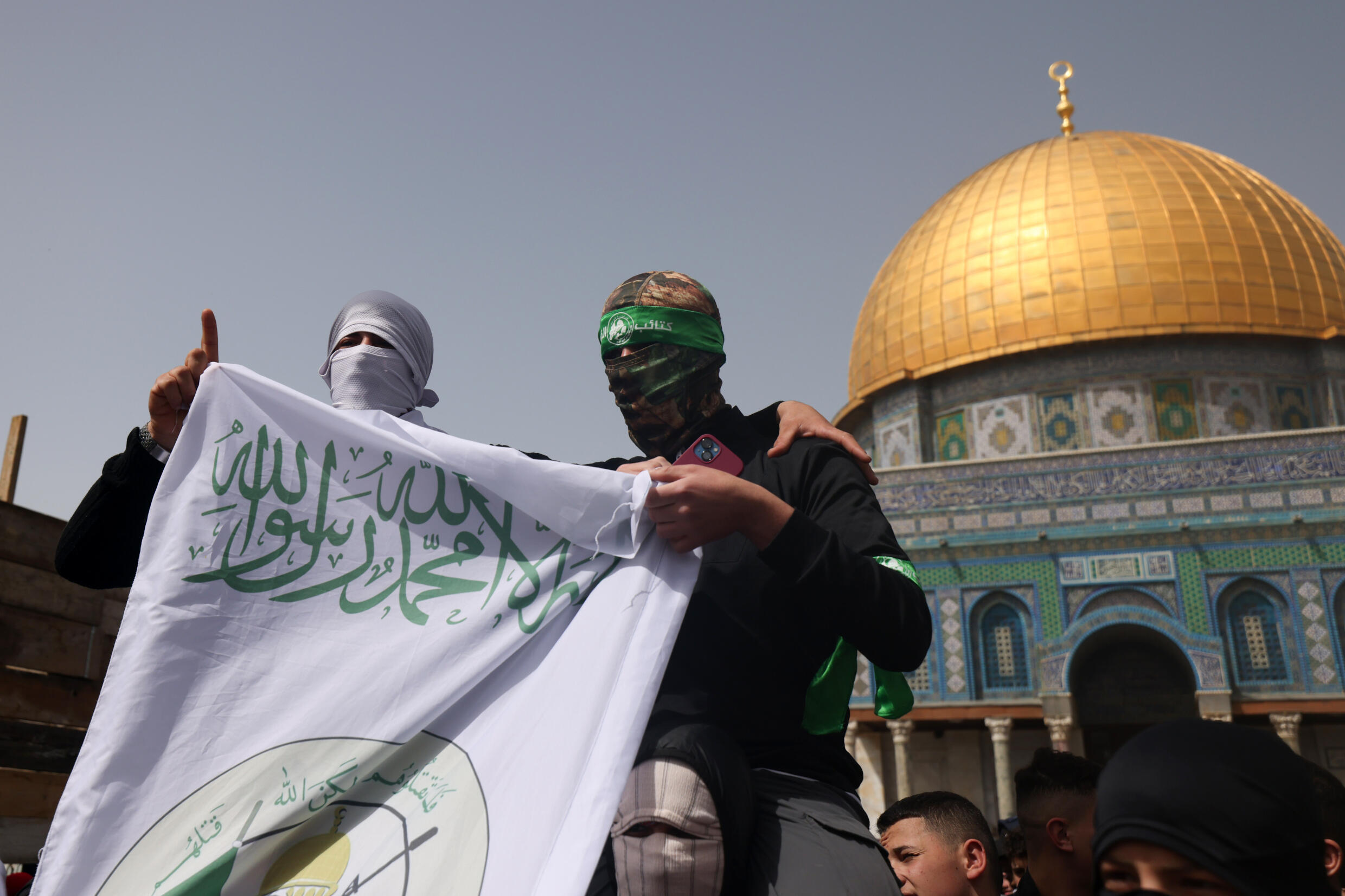Muslims pray at Jerusalem's Al-Aqsa at start of Ramadan