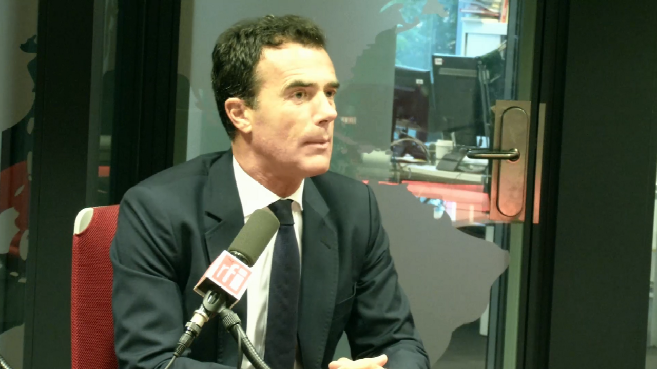 Sandro Gozi, un eurodéputé en suspens - Ici l'Europe