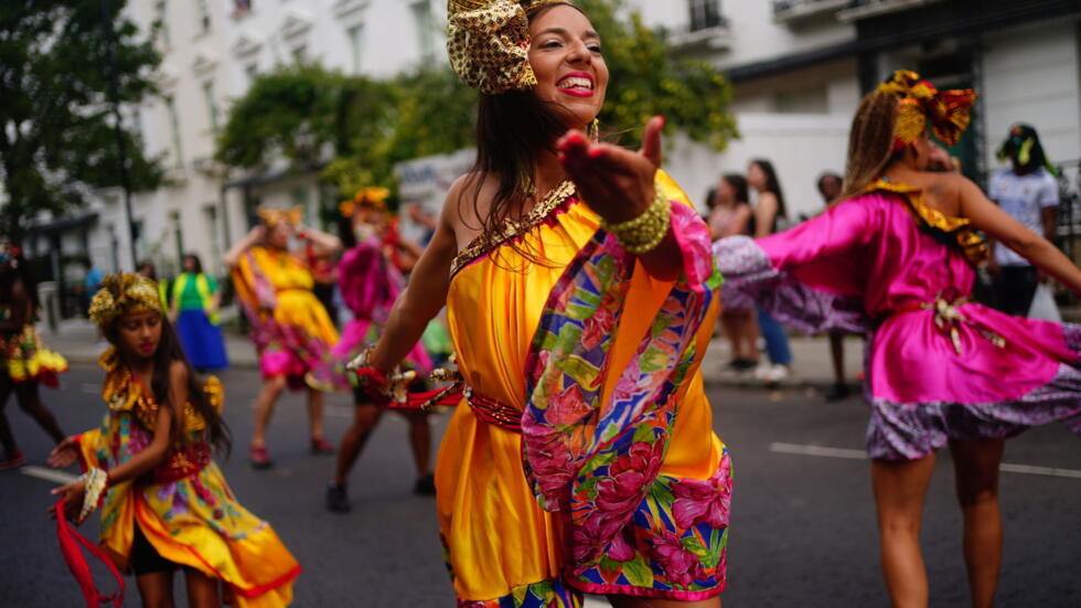 Londres célèbre le retour du carnaval de Notting Hill après deux ans de ...