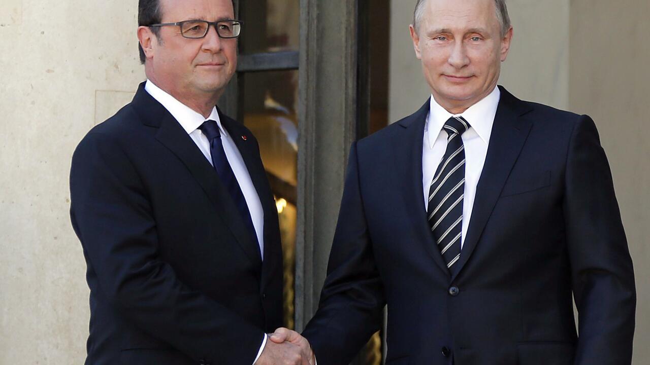 France: tête-à-tête Hollande-Poutine dans une ambiance «franche»