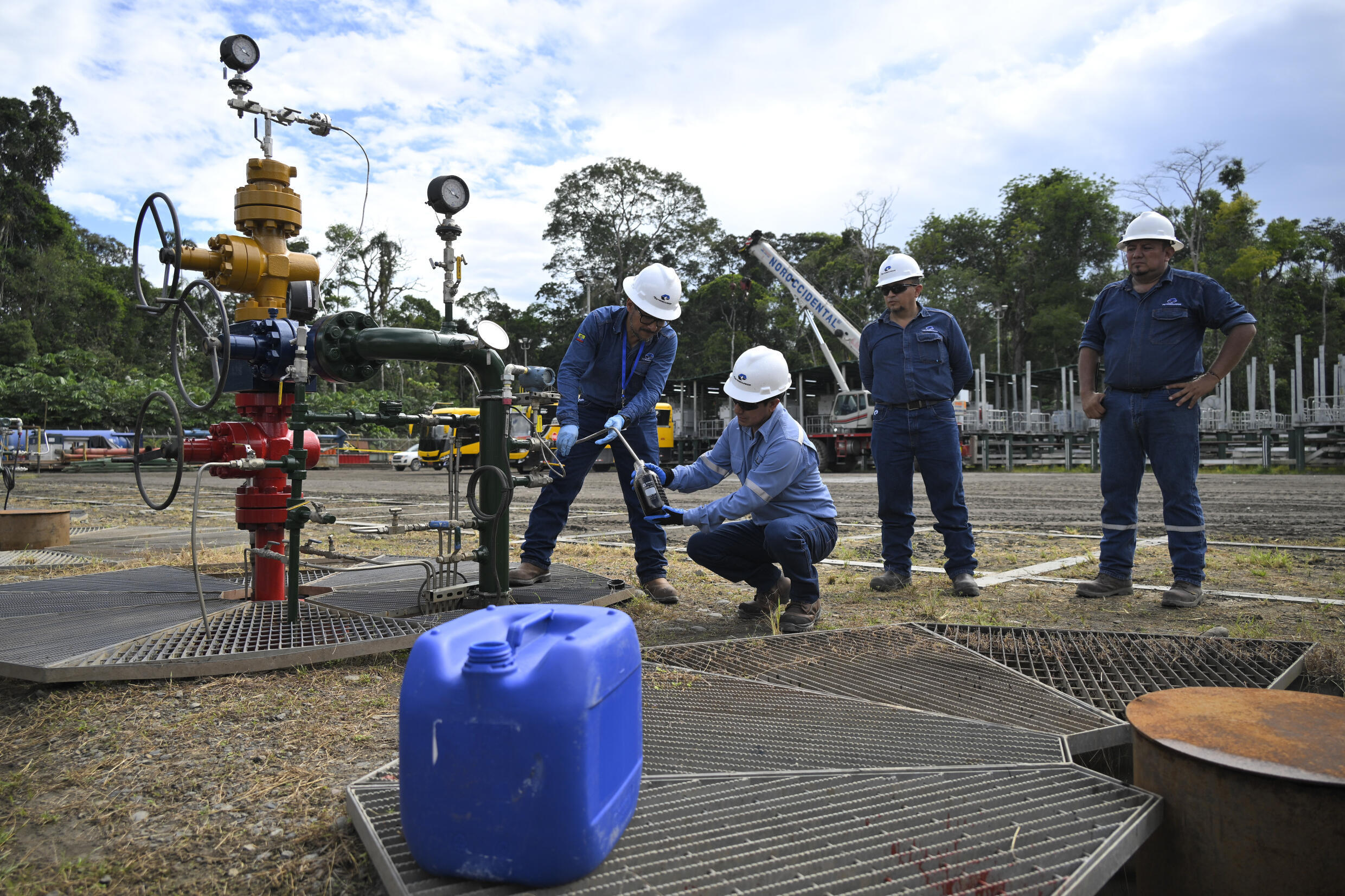 El petróleo, la discordia entre indígenas amazónicos de Ecuador