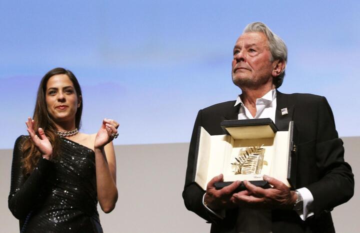 Alain Delon: conheça a biografia de um dos maiores astros da história ...