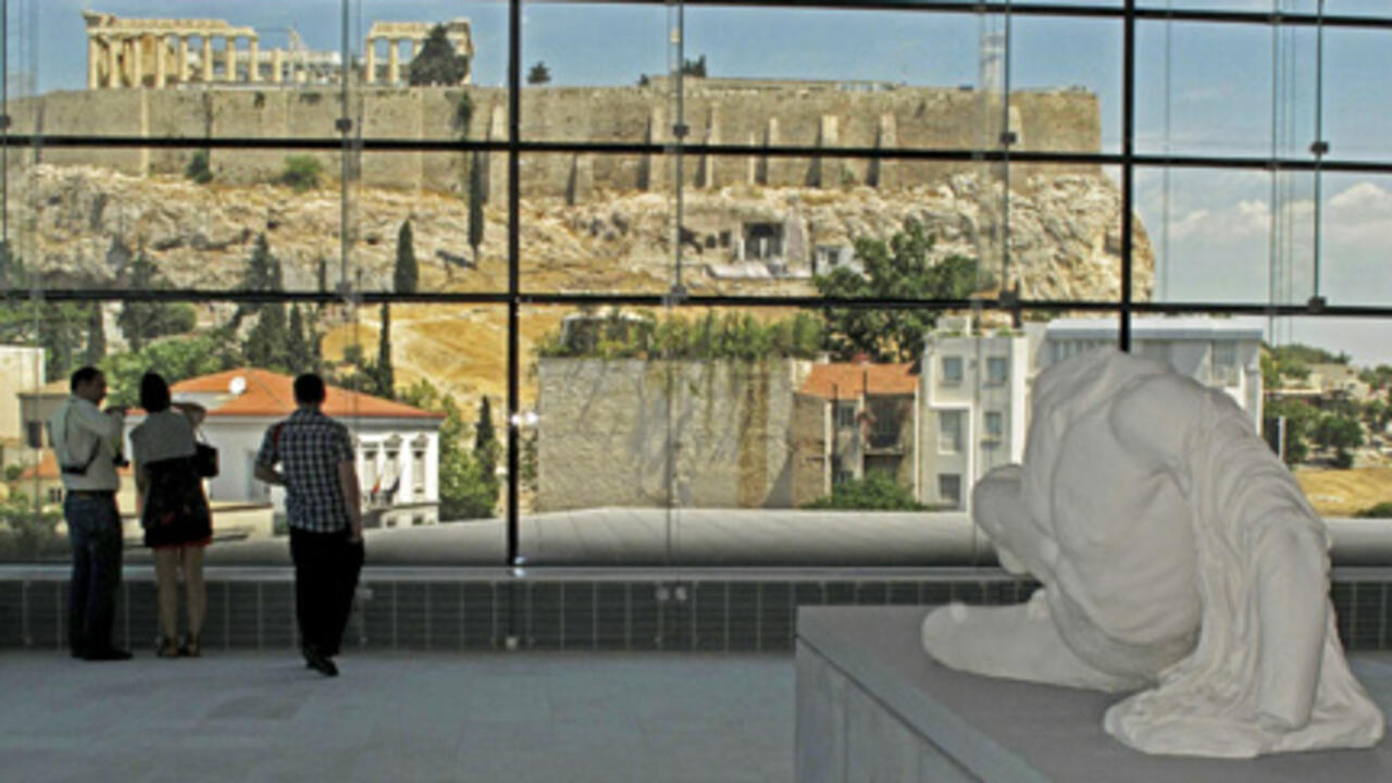 Londres exclut un retour des frises du Parthénon en Grèce