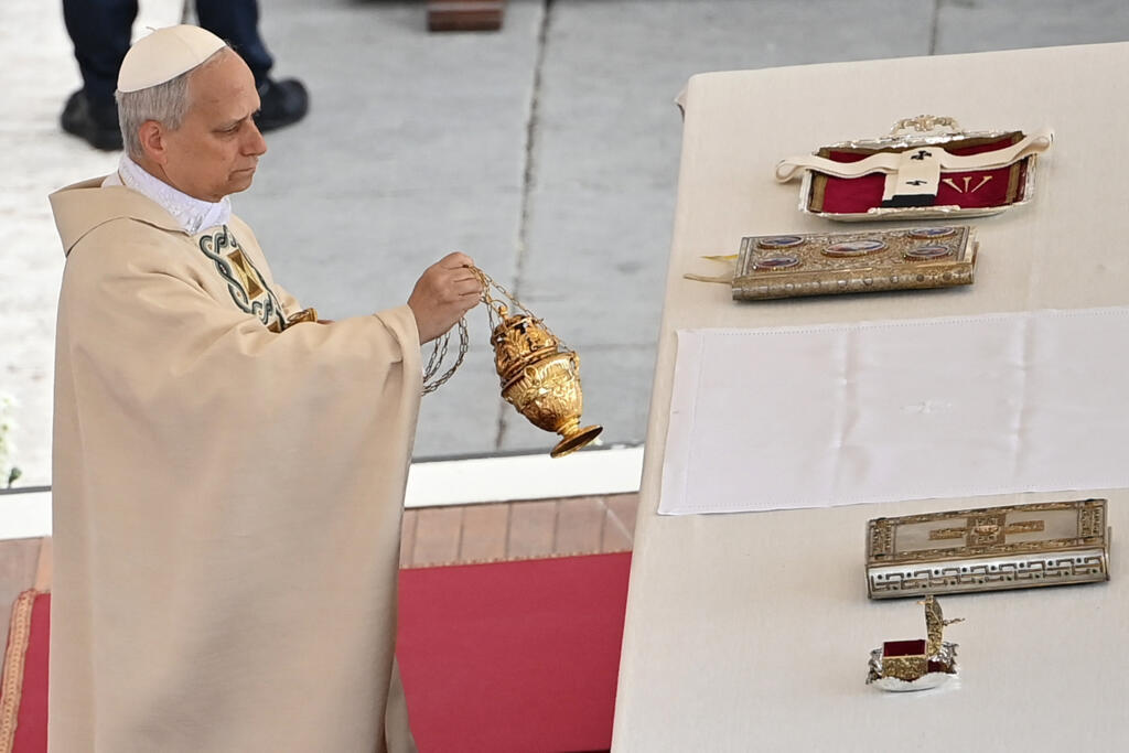 Pope Leo XIV's inauguration mass begins in St Peter's Square