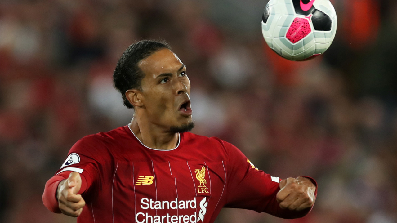 Futebol: Liverpool não larga liderança na Premier League e vence Taça ...