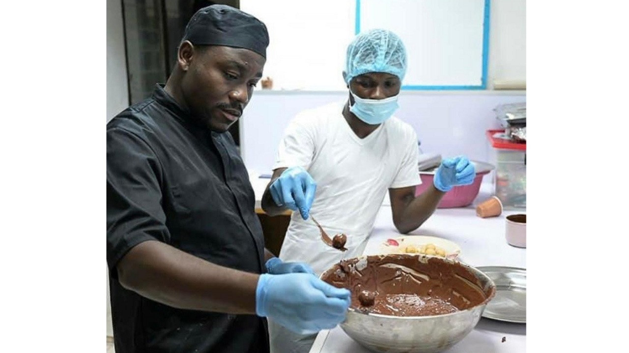 Axel Emmanuel Gbaou, chocolatier à Abidjan - La vie ici