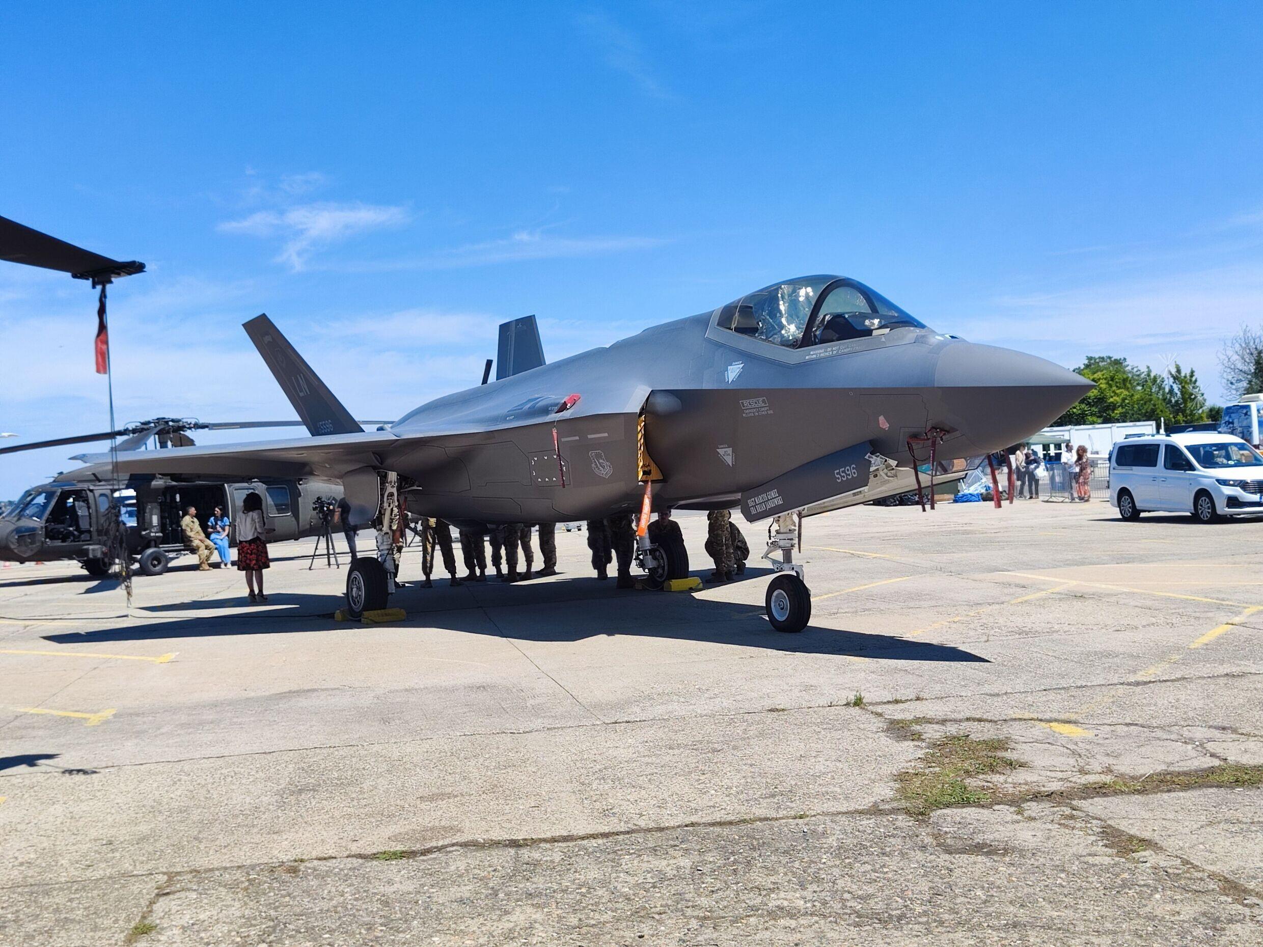 BSDA 2024, cea mai mare expoziție cu tehnică militară din estul Europei ...