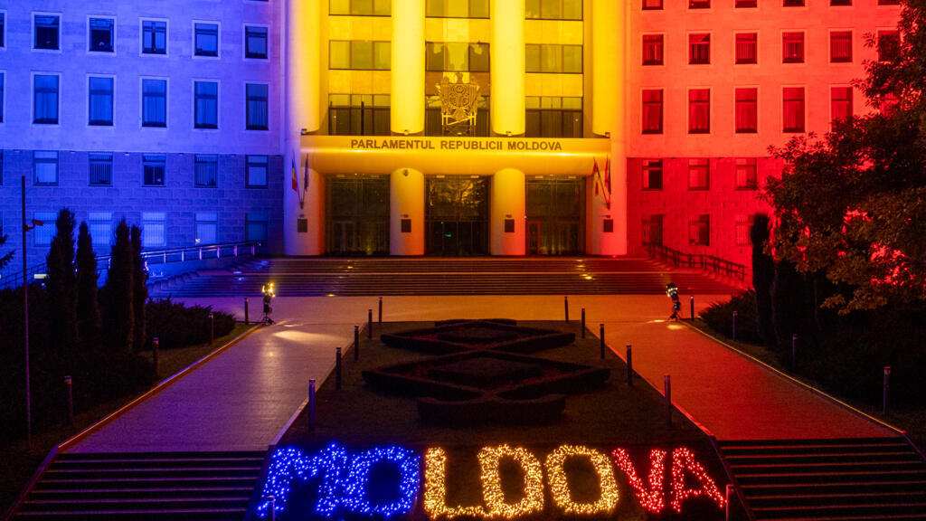 Când urmează a fi constituit noul Parlament de la Chișinău, dar și ...