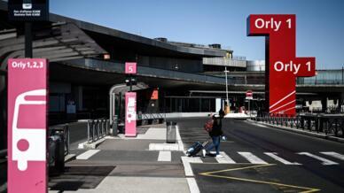 Coronavirus en France: l'aéroport d'Orly se met en sommeil