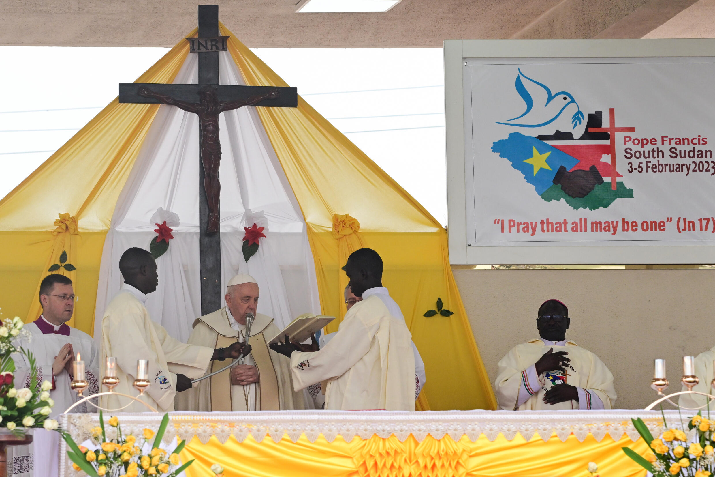 Pope urges end to ethnic hatred in historic South Sudan visit