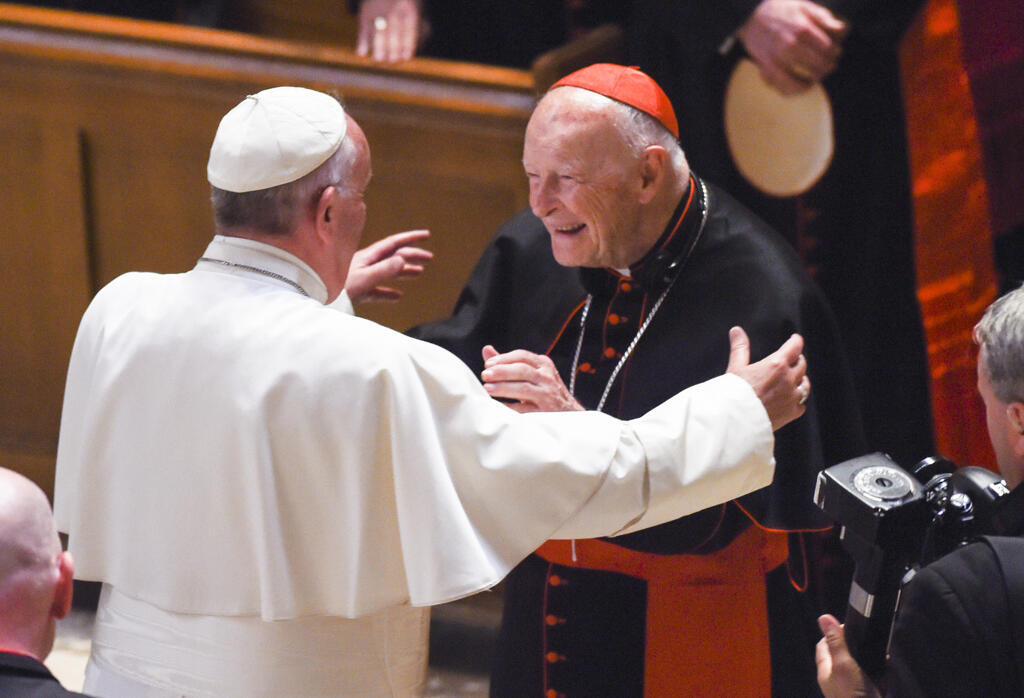 Clerical sex abuse: Pope Francis's thorniest challenge