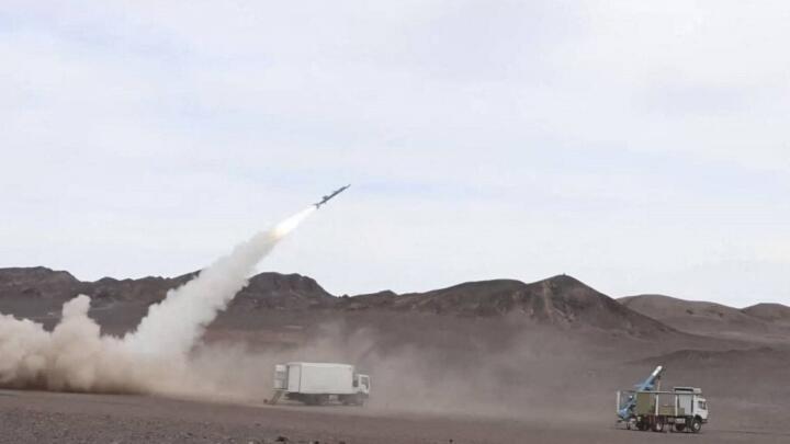 L'Iran dévoile un nouveau missile et une base souterraine le long du golfe Persique