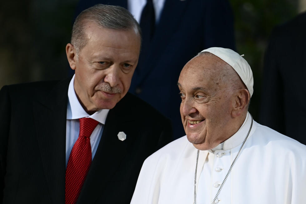 World leaders pay tribute to Pope Francis, dead at 88