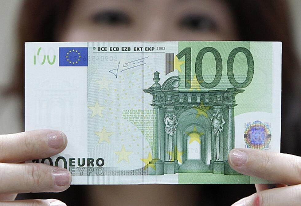 Europeans invited to pick theme for new, 'more relatable' euro banknotes